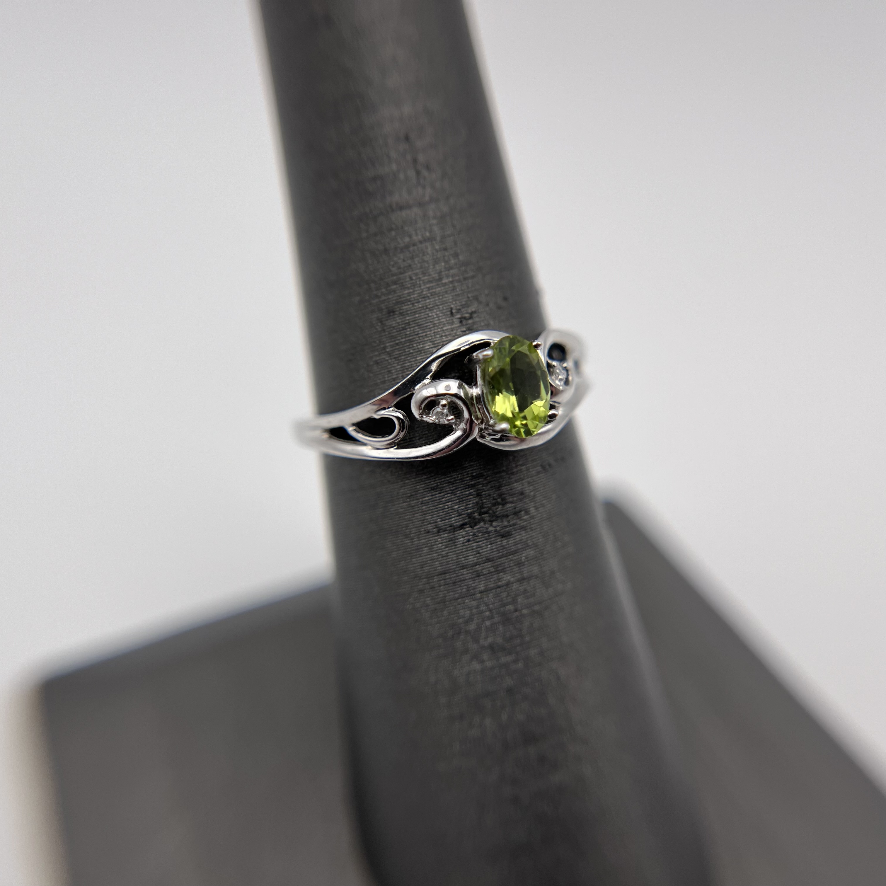 10k White Gold August Birthstone Ring